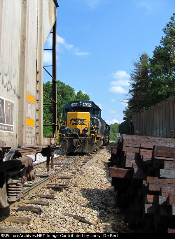 CSX 6085 Switcher for the Doghouse Yard
